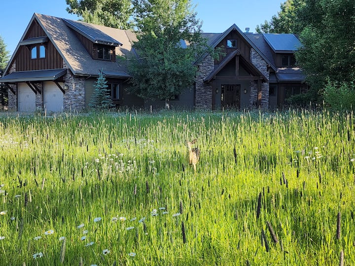 Montana: Adventure And Comfort - Red Lodge