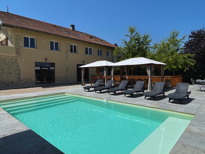 Gîte 5 Chambres Piscine Et Vue Montagne - Ain