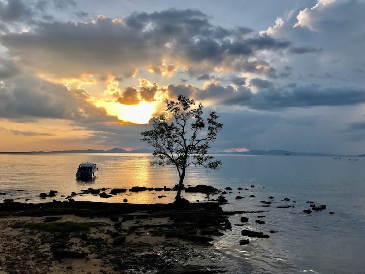 Aonang Beach Just 350 Meters Away. Deluxe Room - Ao Nang
