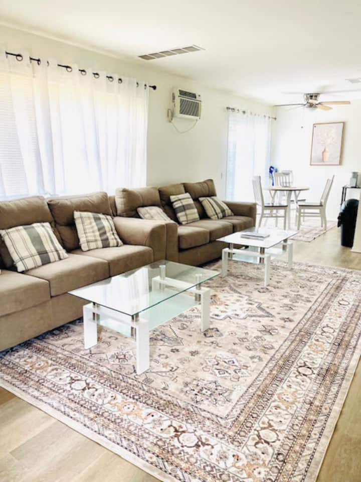 2bdrms+parking+lovely Backyard - Riverside, CA