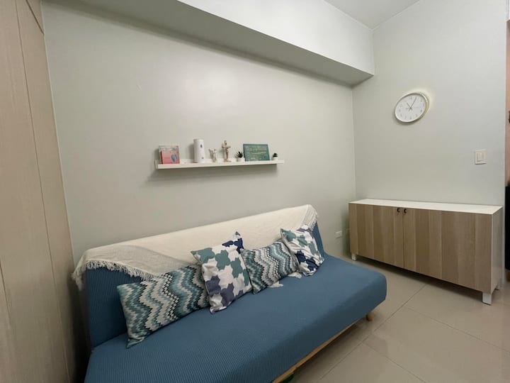 Comfy 1br Apartment In Makati @Jazz Residences - Makati