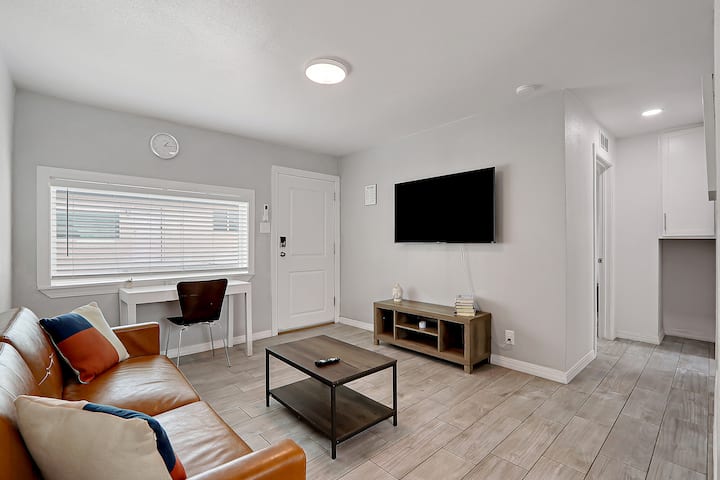 Fully Remodeled Gated 1 Bedroom Apt, Fast Wi-fi - El Paso, TX