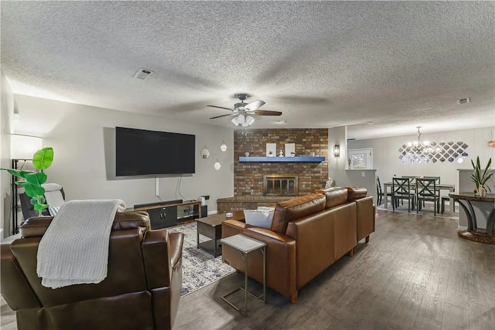 Updated 3bed | 6min To Downtown | Fam&pet Friendly - Bentonville, AR