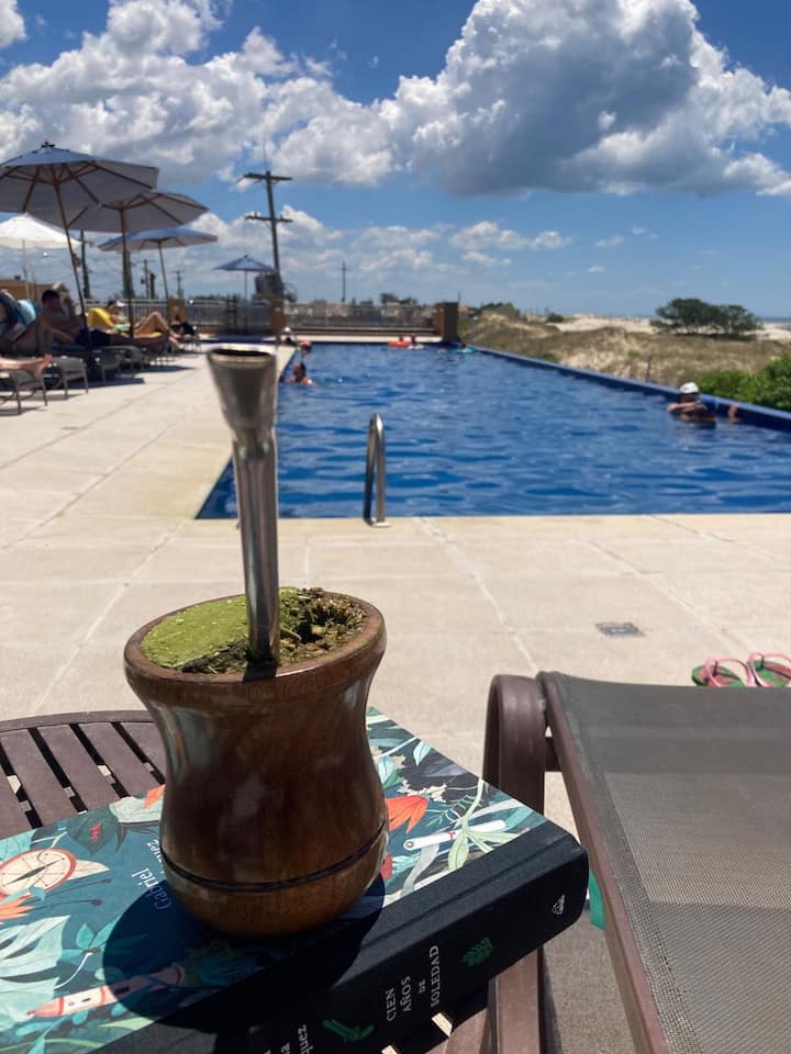 Em Condomínio à Beira-mar - Brazil