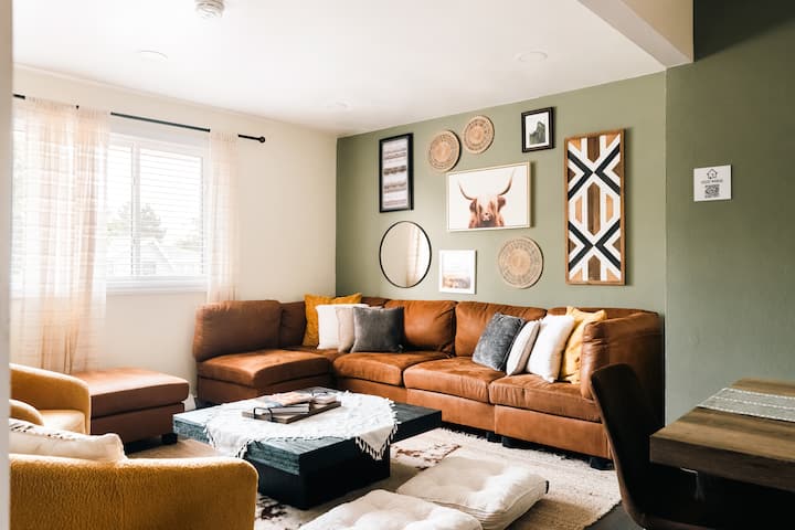 Arvada Retreat With Hot Tub And Game Room - Denver, CO