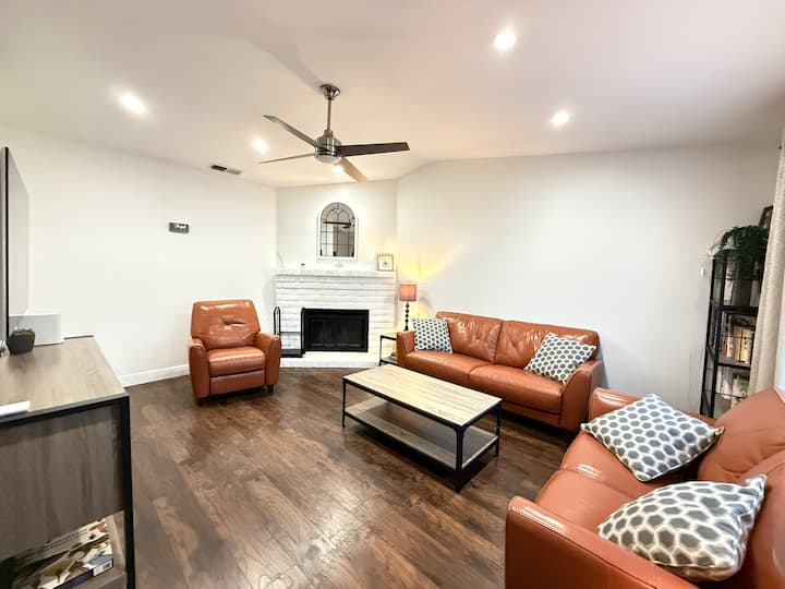 Comfy, Lovely, Cozy, Home - Sacramento, CA