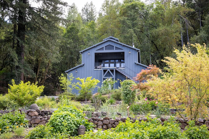 Modern Luxury Barn In An Organic Farm Garden Omg! - Florence Vineyard, Geyserville