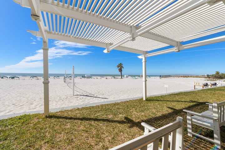 Beach/gulf/bay Views + 2 Balconies/pool | Sleeps 6 - St. 피트 비치