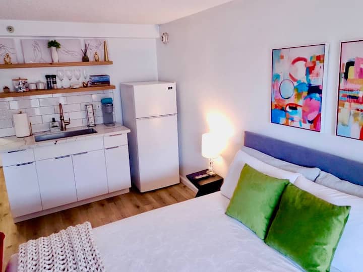 ~Romantic & Stylish Studio Close To Waikiki Beach! - Honolulu, HI