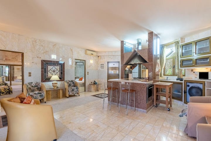 Luxury House 16 Holiday Flats Sea View /8pax/ - Paxi
