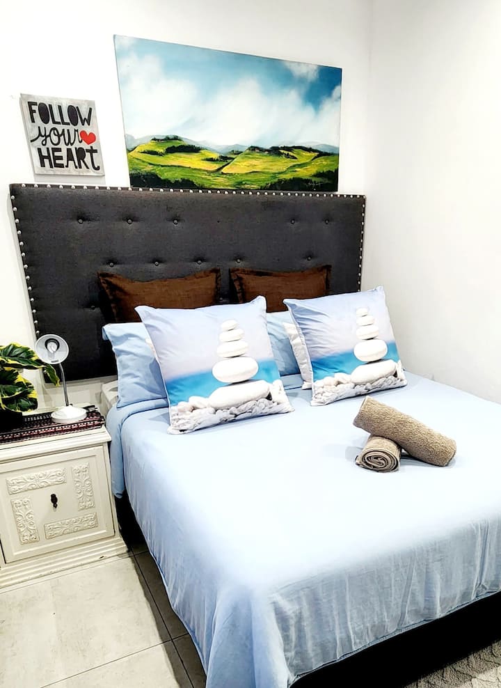 7 On Mendoza
(Umhlanga) - Umhlanga