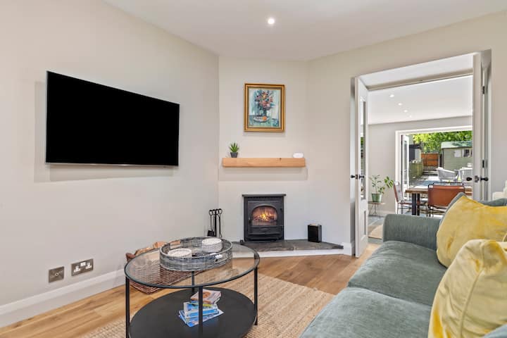 Bwthyn Y Felin | Mill Cottage | River Views - Narberth