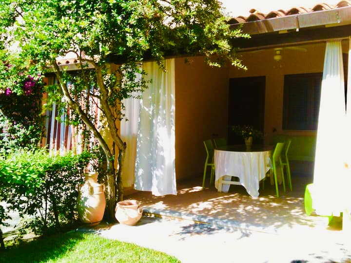 Pretty House With Garden Close To The Seaside - San Teodoro