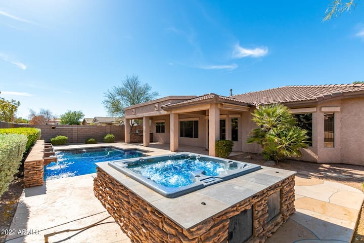 Desert Oasis W/ Private Pool, Hot Tub, & Grill - Queen Creek, AZ