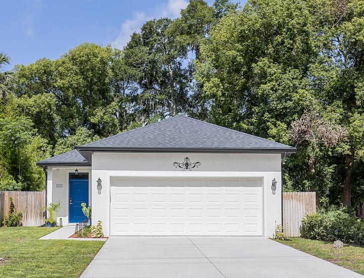 New Home- 3/2 Plus Garage-near Everything! - Mount Dora, FL