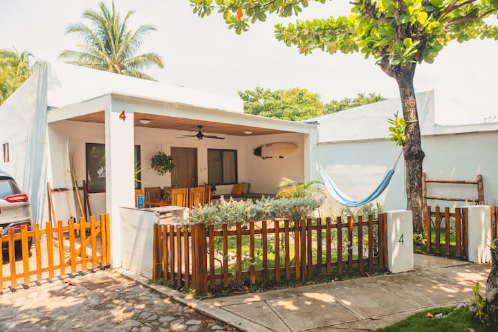 Reef Break Villa - Beachfront @ Surf City - La Libertad