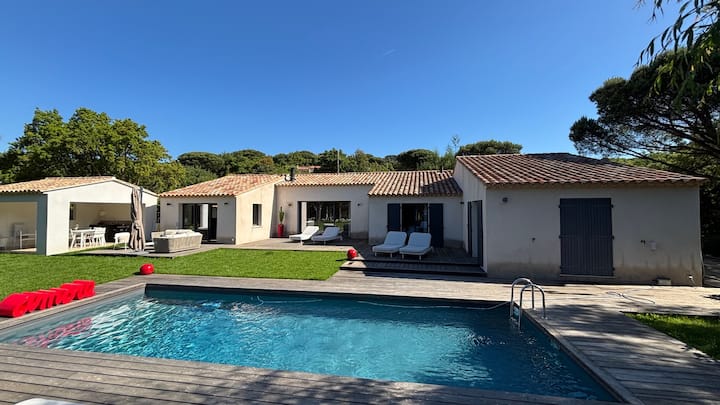 Villa Dans Une Pinède - Saint-Tropez
