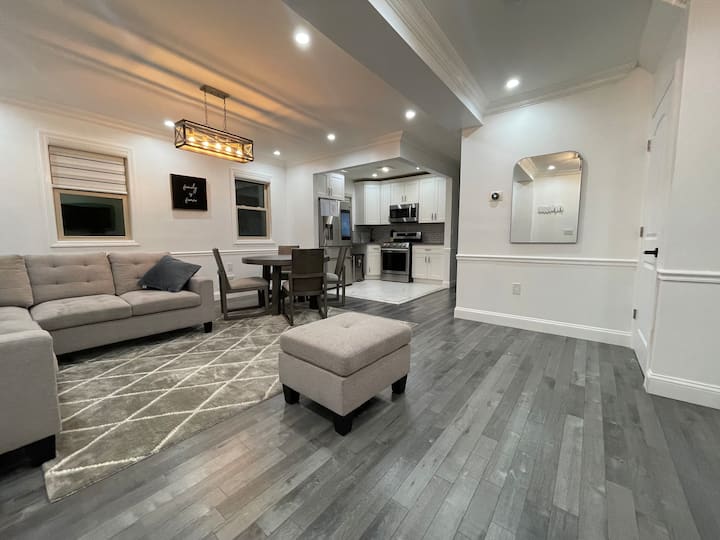 Newly Built 3 Bed 2 Bath Nyc Near Jfk - New York City