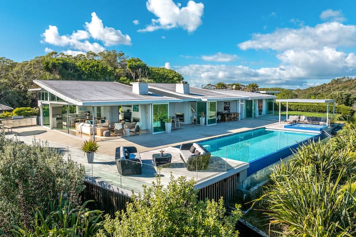 Korora Estate With Infinity Pool In Oneroa - Waiheke Island