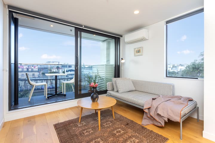 Contemporary Inner City Apartment - Auckland
