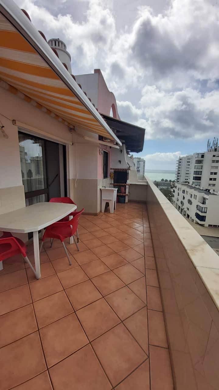 Perto Praia C/ Estacionamento E Ac - Quarteira
