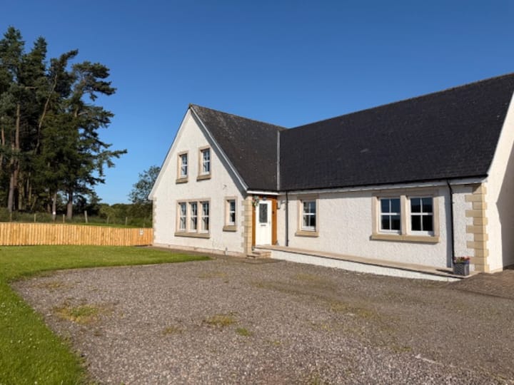 Gellyburn Cottage: Fun On The Farm - Kinross