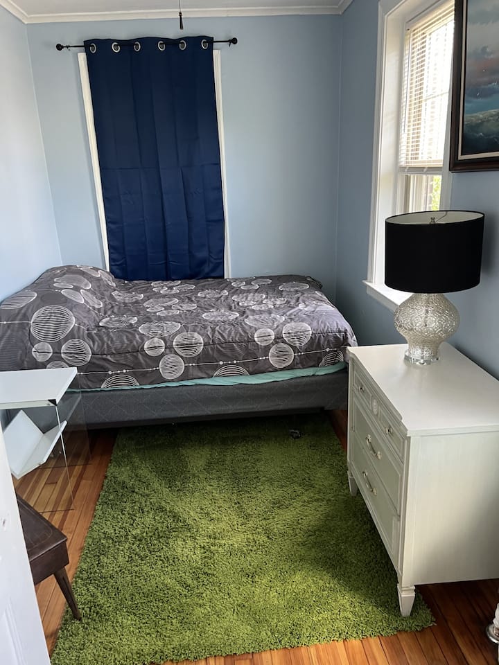 Cozy Private Apartment In Historic Building - Bridgeport, CT