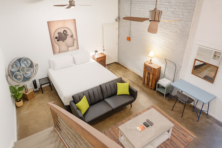 Pamplemousse - Funky Party Pad - New Orleans, LA