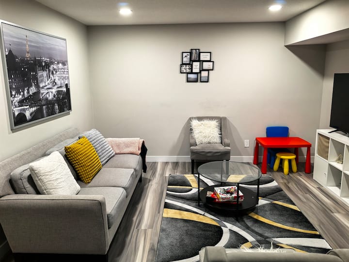 Exclusive 2 Bedroom Legal Basement Suite - Airdrie