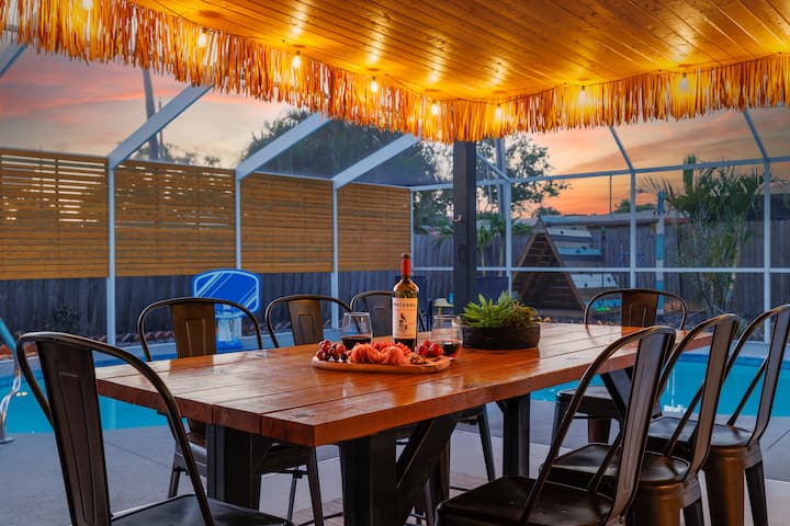 Tropical Poolside Escape W/ Free Pool Heat! - Treasure Island, FL