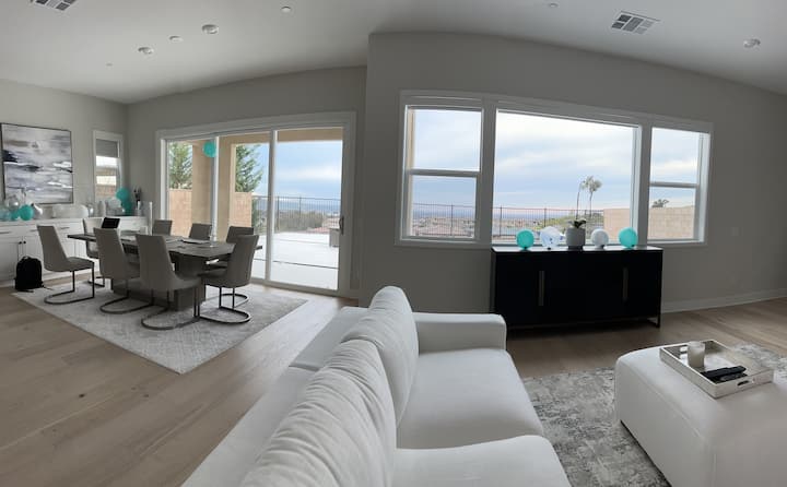 Beautiful Luxury Home Near Irvine Spectrum - Irvine, CA