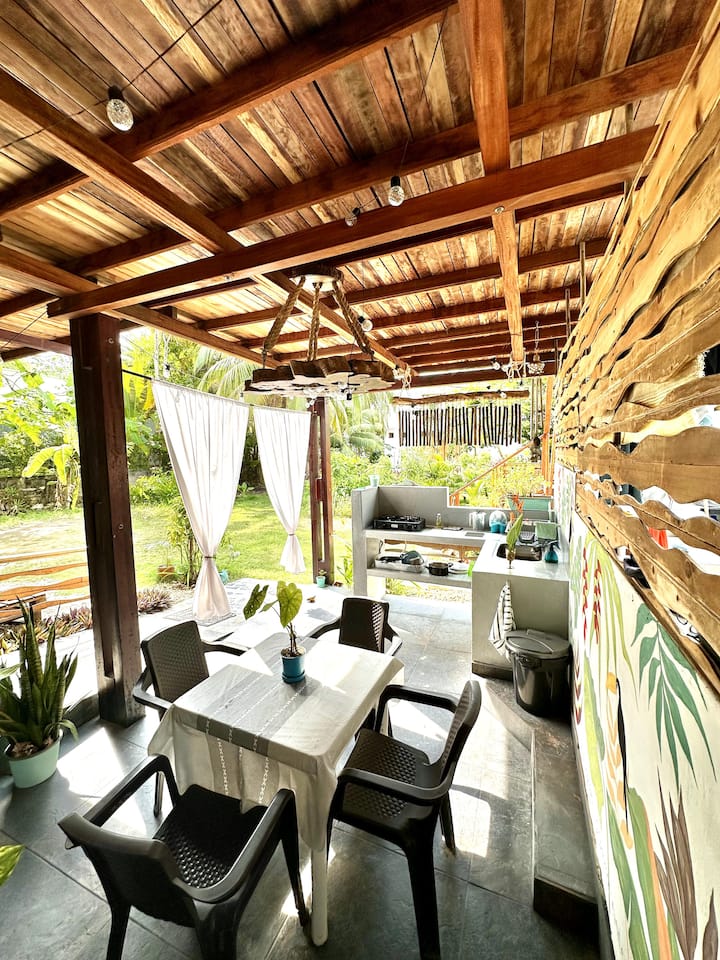 Habitación Privada En La Playa El Porvenir - Bolivar