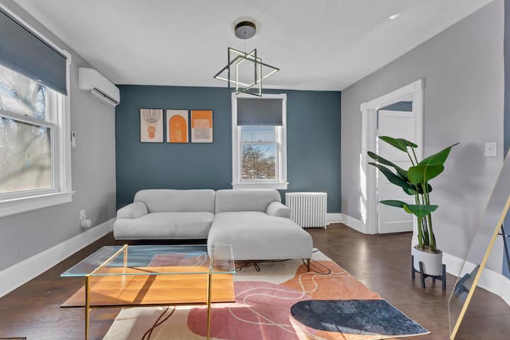 2 Br Haven In The Pulse Of The Dc’s Vibrant Buzz! - Forestville, MD