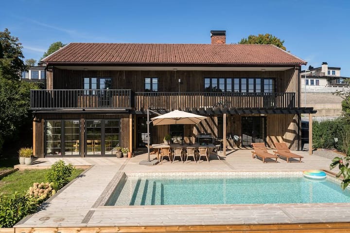 Villa Med Pool I Norrtälje 1h Från Stockholm - Norrtälje