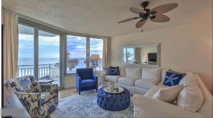 Ocean Retreat
1-month Minimum
2 Bedrooms & 2 Baths - Ormond Beach, FL