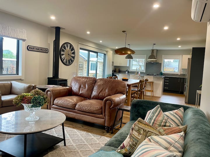 Peonies Cottages -The Ritz - Martinborough
