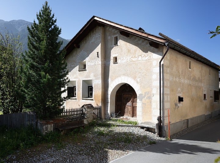Grosses Historisches Engadinerhaus - Livigno