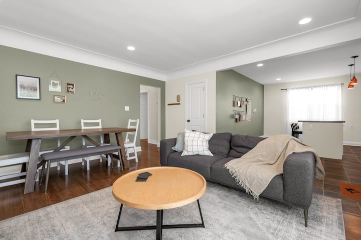 Stylish And Roomy 3-bedroom Haven In Welland - Welland