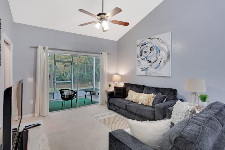 Cozy And Gated 1br Condo Near Uf, Shands & Va - Gainesville, FL