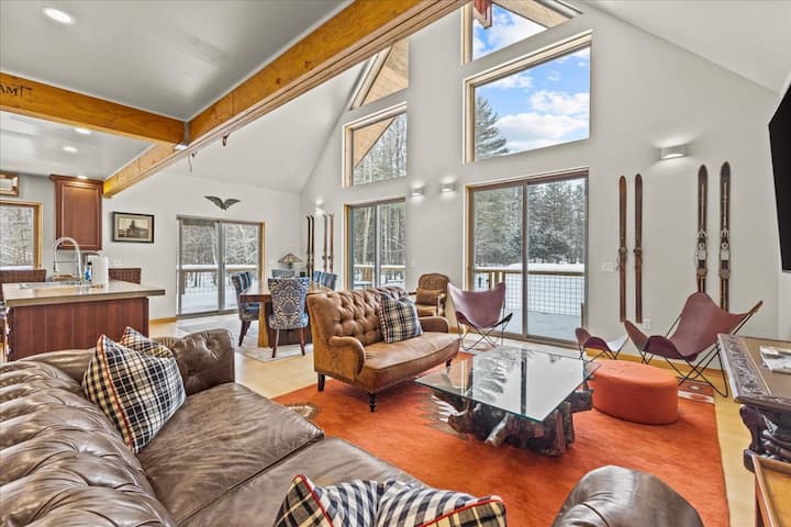 Griffin Lodge Chalet 6 ~ A Mile From Stowe Resort - Stowe, VT