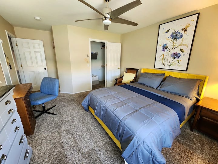 Bumblebee Suite 𓆱 Orange Grove Private Room - Surprise, AZ