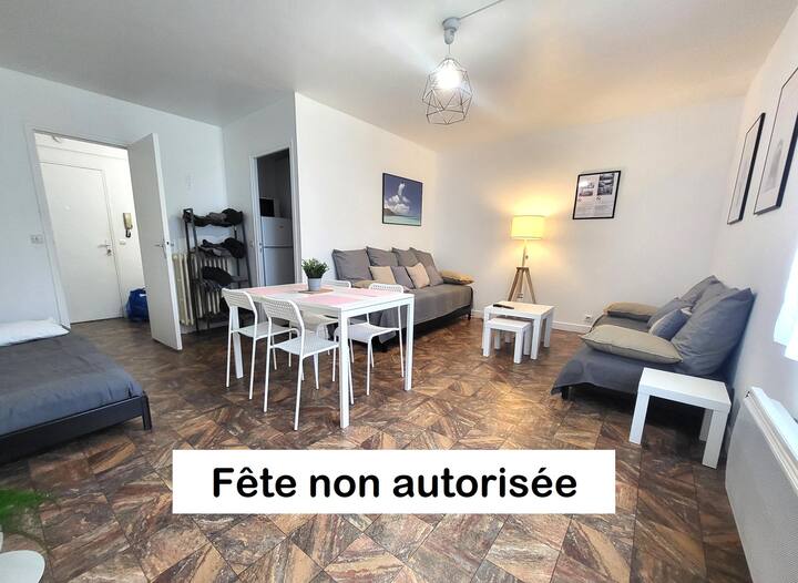 P2 Grand Studio Avec 4 Lits + Parking Privé - Trappes