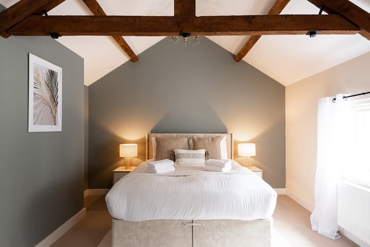 Super Central - Quiet - 2 Bedroom Cottage - Shrewsbury