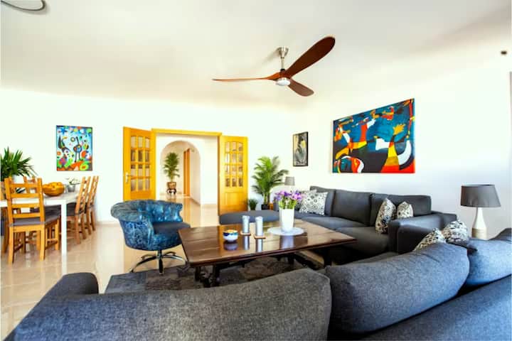 Large Sunny Penthouse. Private Terraces Near Beach - Faro District