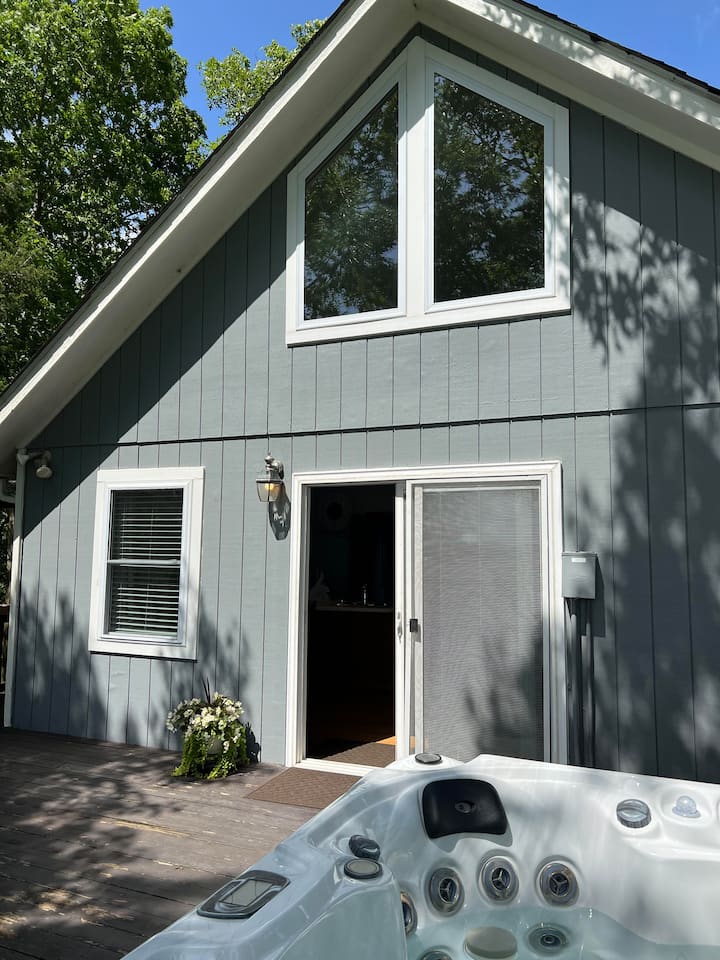 Lazy Lake Lakefront 1bd 1 Loft-newly Updated Dock - Dandridge, TN