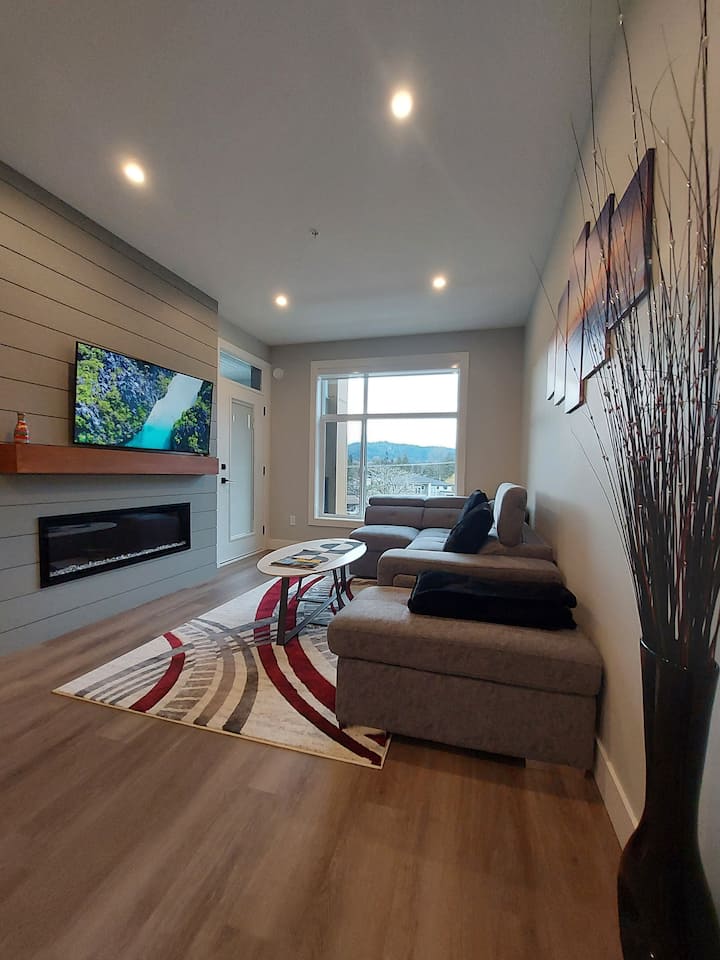 Brand New Oasis-lakeside Paradise. - Harrison Hot Springs