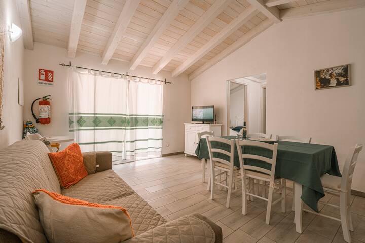Seaside Villa 2br-1ba.  7 Min Walk To The Beach - Posada