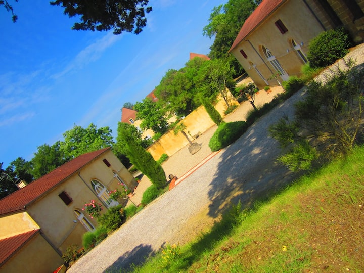 Les Ecuries Du Château De Beaulieu -18pl - Gers