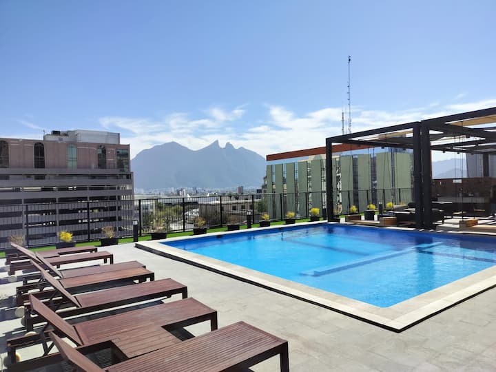 Luxurious 2br Apt Queen Bed W/pool + Parking + Gym - Monterrey