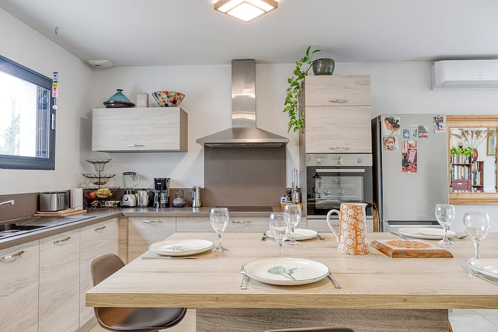 Charmante Maison à La Campagne - Neuville-sur-Saône